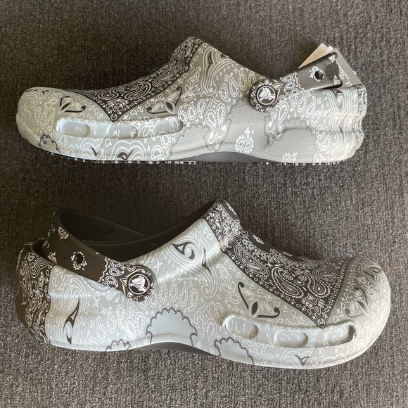 CROCS | Shoes | Crocs At Work Bandana Slip Resistant Classic Clogs ...